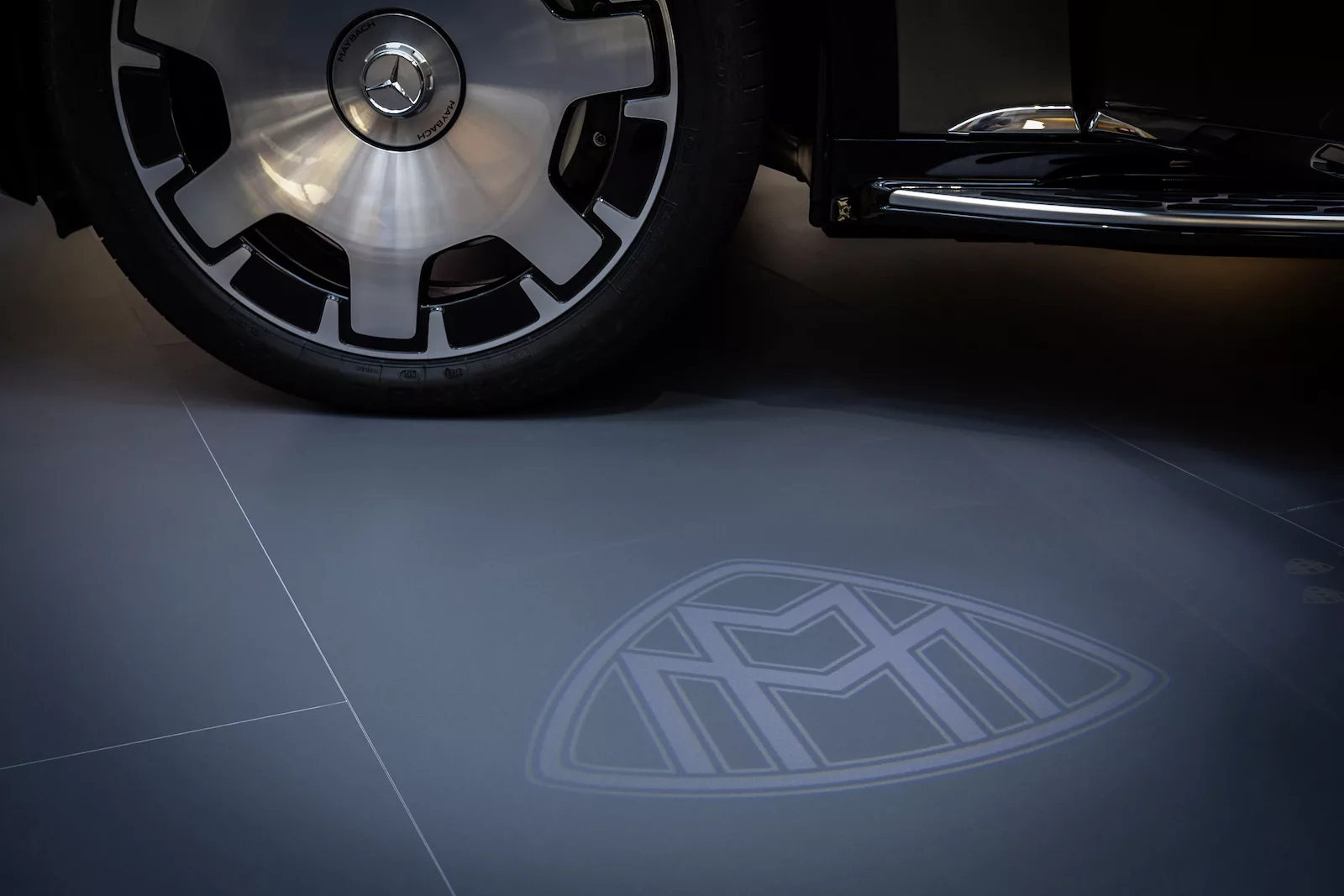 Nuova Mercedes Maybach Eqs 680 Suv Lusso Alla Massima Potenza
